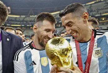 Lionel Messi ya sabe cuánto pesa: así levantó Argentina la Copa del Mundo