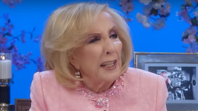 La incómoda pregunta de Mirtha Legrand sobre las valijas en Aeroparque ...