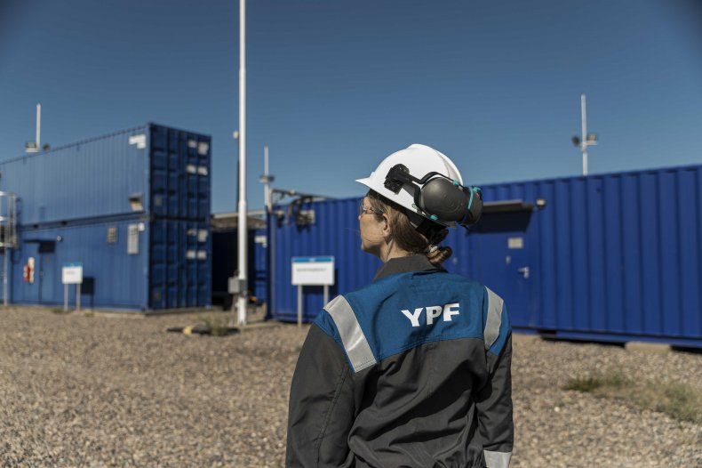 YPF ofrece nuevos empleos en Argentina: requisitos y cuáles son los puestos