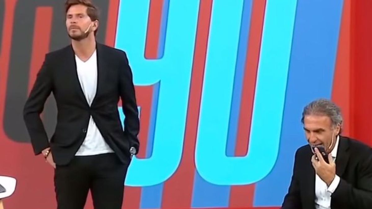 El llamado de una mujer: ¿qué dejó en offside a Oscar Ruggeri en vivo?