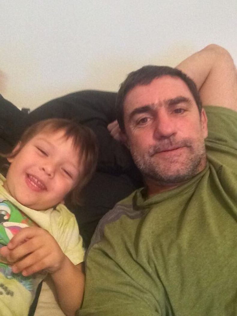 La despedida de Fabián Rodríguez y su hijo Thiago: Noche de machos