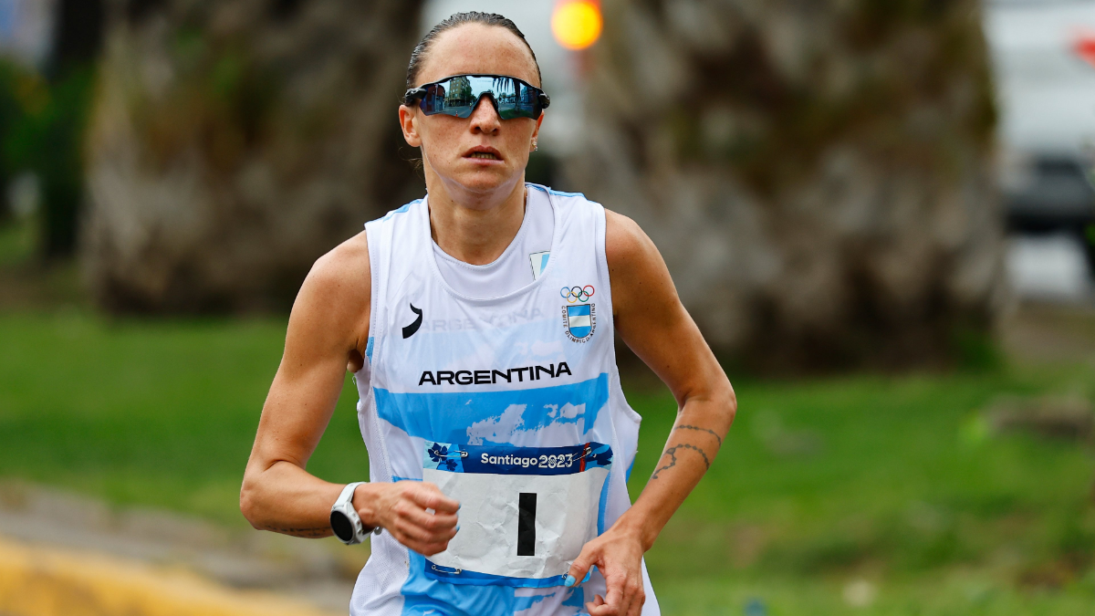Florencia Borelli logró una histórica medalla de plata en la maratón de ...