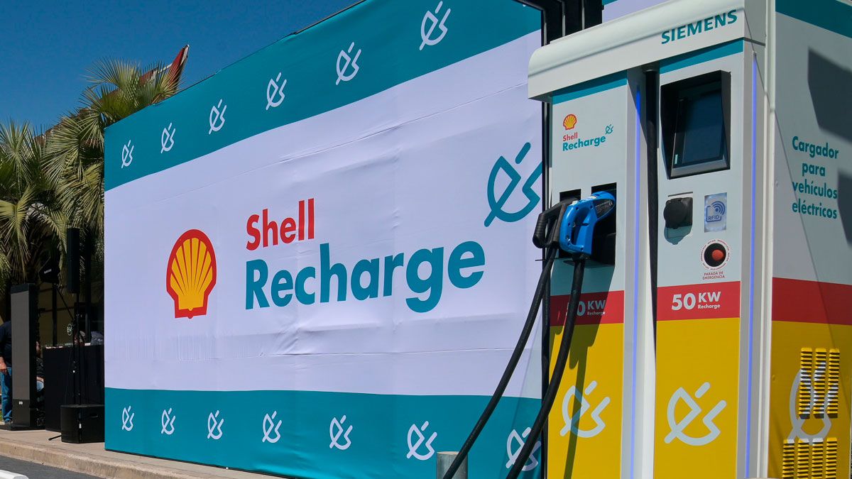 Shell invierte en estaciones de carga para eléctricos
