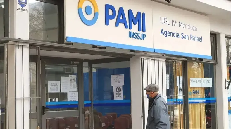 Mario Lugones contra Karina Milei: denuncian cajas negras en el PAMI ...