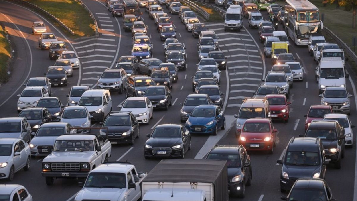 Tránsito en CABA: demoras y complicaciones en los principales accesos a ...