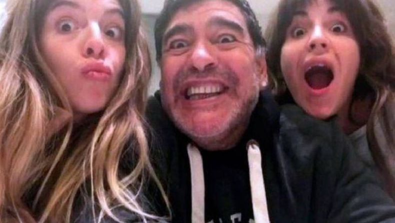 Los desoladores posteos de Dalma y Gianinna Maradona a 3 años de la muerte de Diego