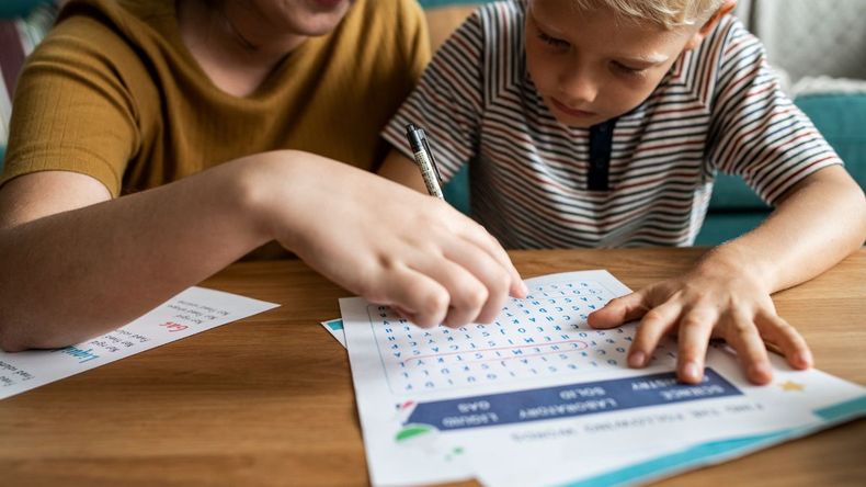 Cómo se escribe correctamente: desuso o deshuso