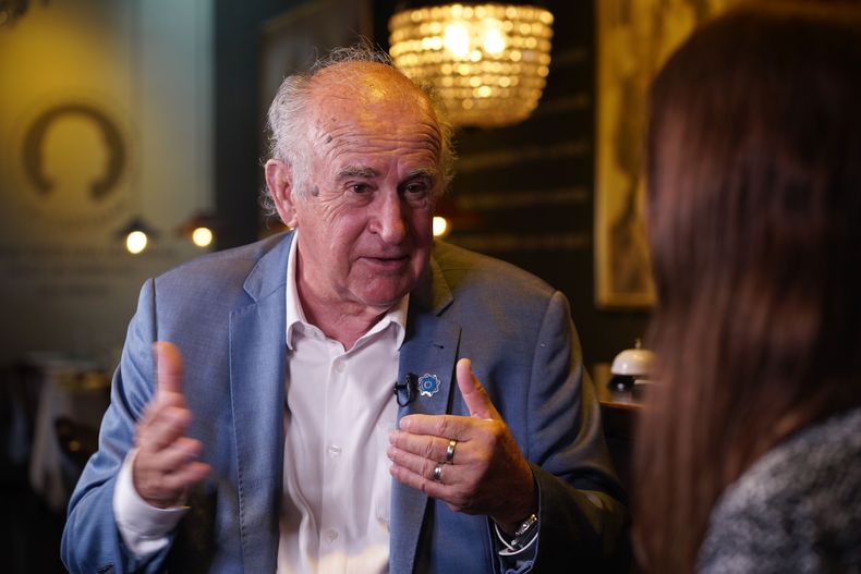 Oscar Parrilli comparó a Kueider con el exdiputado Ameri: Si lo echamos ...