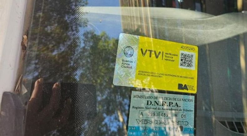 Evitá multas: cuál es la nueva oblea de la VTV que necesitas para ... Evitá multas: cuál es la nueva oblea de la VTV que necesitas para ...