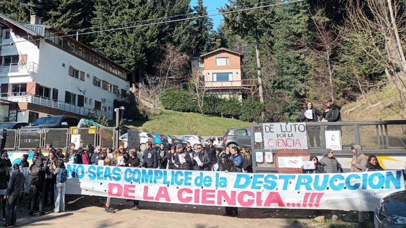 La prestigiosa revista Nature alerta sobre el sistema científico ...