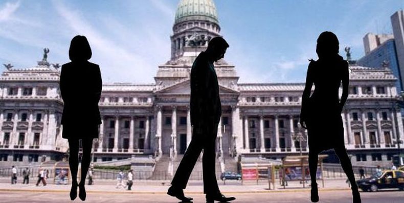 Escandalosa separación de un político top: su mujer lo pescó con otra