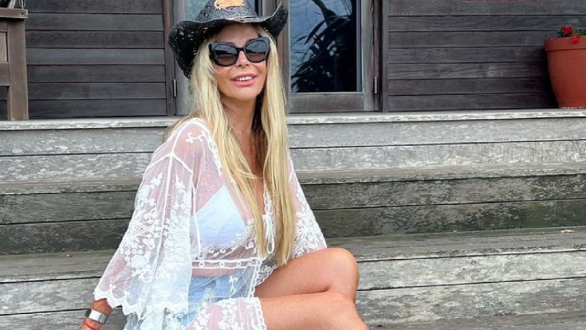 Graciela Alfano recordó sus vacaciones de verano y lució una microbikini amarilla