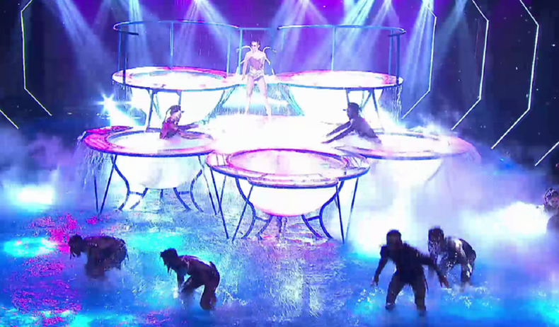 La espectacular apertura del aquadance en ShowMatch