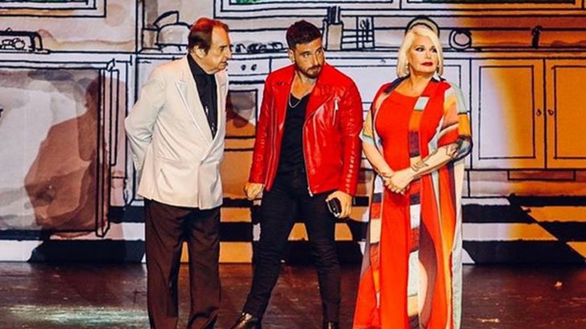 Fede Bal mostró las fotos del estreno de la obra con Carmen Barbieri y Santiago Bal