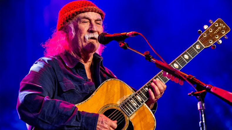 Murió David Crosby, legendario músico de la década del 60