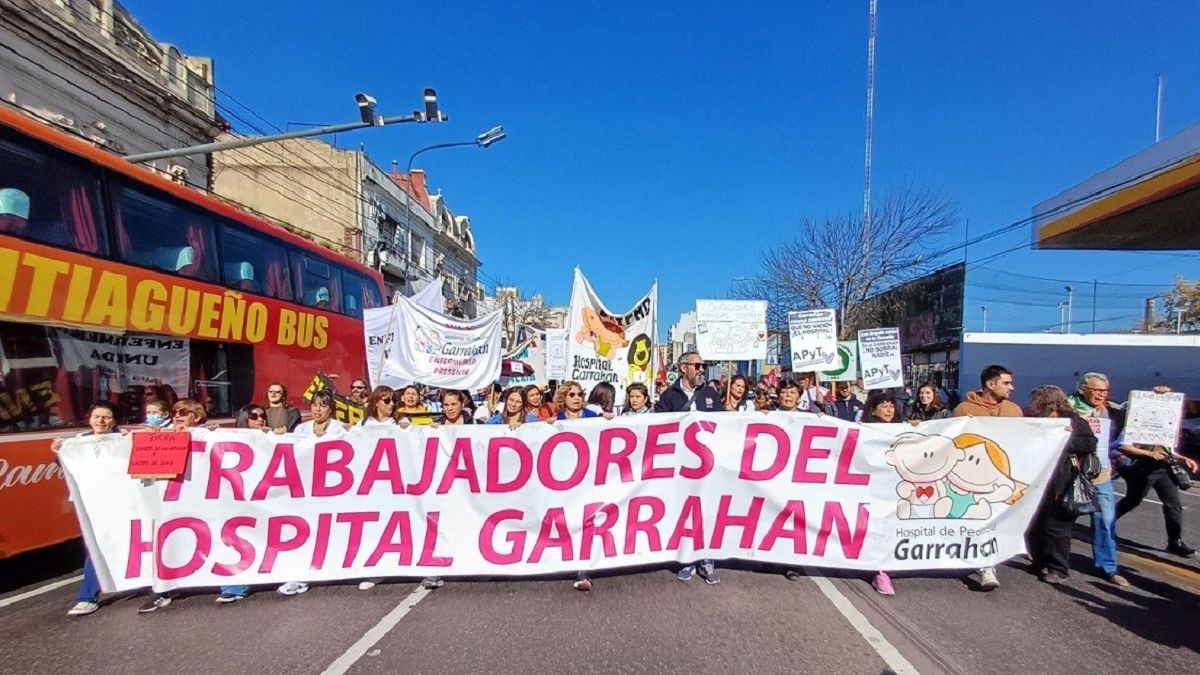 Trabajadores del Hospital Garrahan marcharon a Plaza de Mayo: Ya no se ...