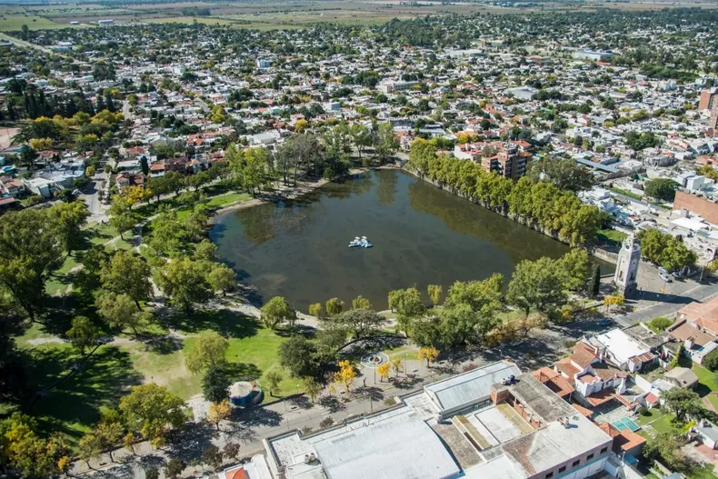 Turismo en Argentina: el sitio ideal para saltar en paracaídas