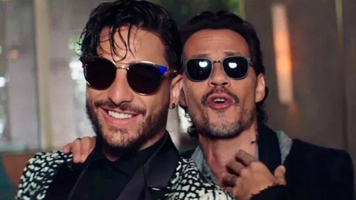 Marc Anthony besó a Maluma en la boca y el video es viral