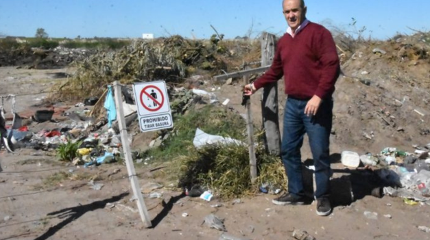La furia del intendente de Pehuajó contra vecinos que tiran la basura ...