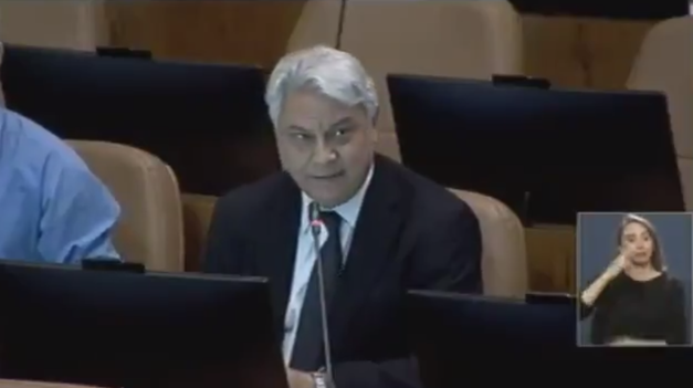 Jaime Naranjo, diputado opositor chileno, leyó durante casi 15 horas ...