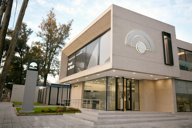 Banco Macro inauguró una nueva sucursal con tecnología de última ...