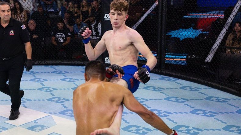 Un luchador de MMA sufrió una terrible lesión en su primera pelea
