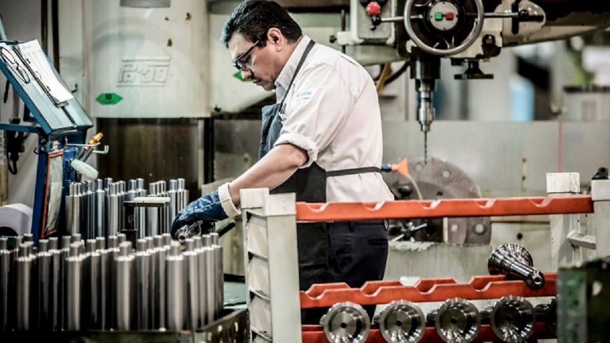 El uso de la capacidad instalada llegó al 67,5% en abril y subió cuatro ...