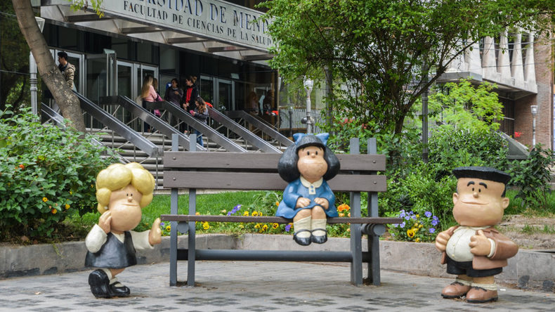 Un emblema nacional: ¿cuántos monumentos tiene Mafalda en Argentina?