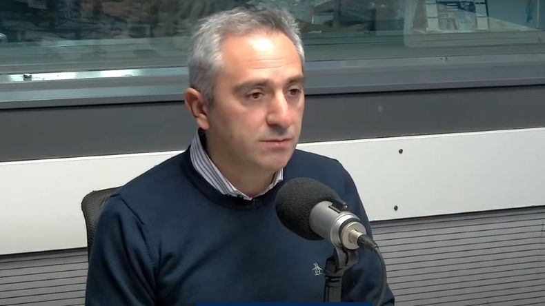 Andrés Larroque: Estamos como en la Argentina de Sampaoli y tenemos que ...