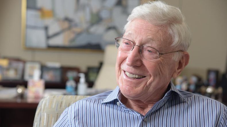 Cuál es la historia de Bernard Marcus: era pobre de niño, lo echaron de ...