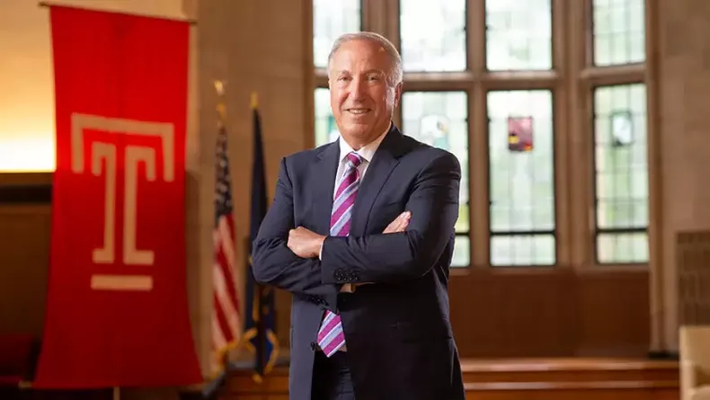 Vendía zapatos, invirtió en propiedades y se convirtió en el tercer ...