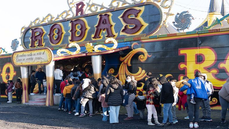 Indalo Media invitó a niños de comedores y hogares al Circo Rodas
