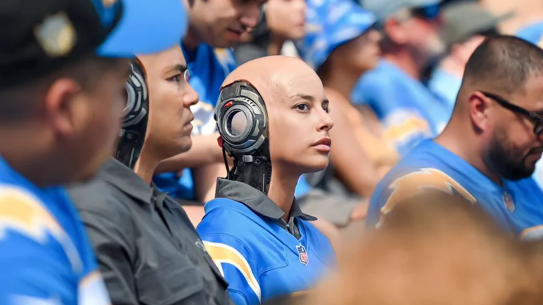 Video: los inquietantes robots humanoides que aparecieron en un partido ...