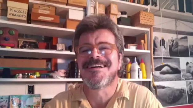 Alejandro Arce, el artista efímero que es furor en las playas por sus ...