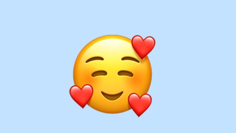 No lo esperabas: este es el significado del emoji con tres corazones en ...