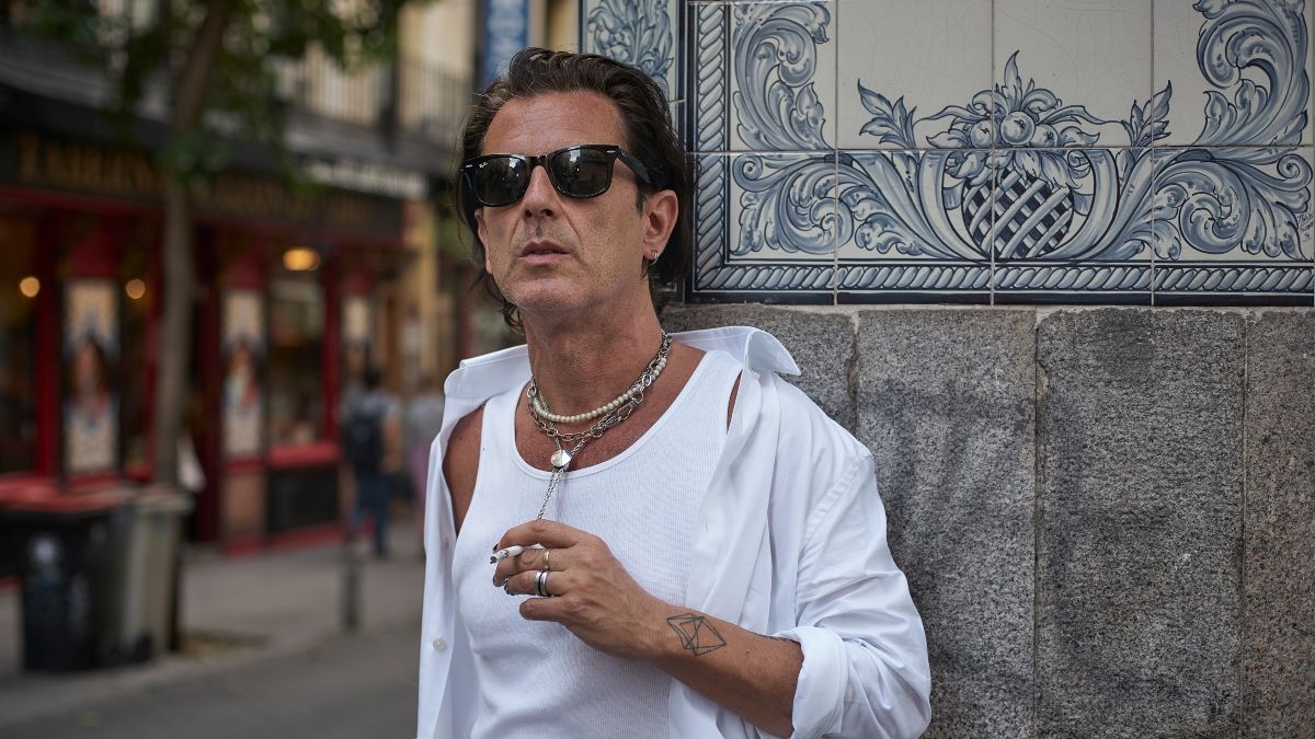 Coti presentó un nuevo videoclip en medio de su gira por Europa