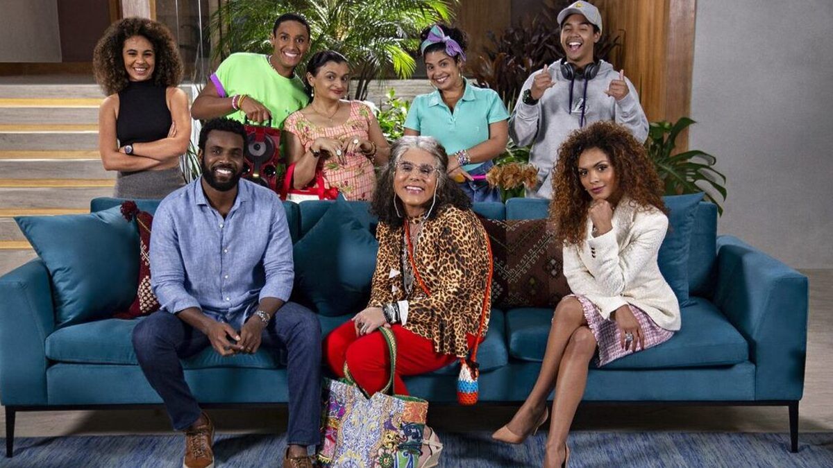 Cual Es La Serie De Netflix Que Estrenó Temporada Con Una Suegra Que Te