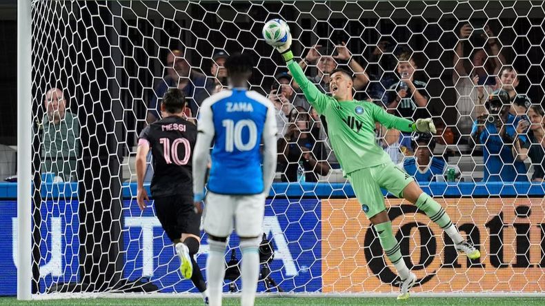 Lionel Messi y una noche para el olvido: erró un penal y su Inter Miami ...