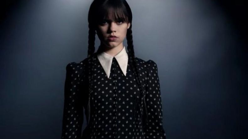 Netflix estrenó una serie adaptada a los Locos Addams de Tim Burton