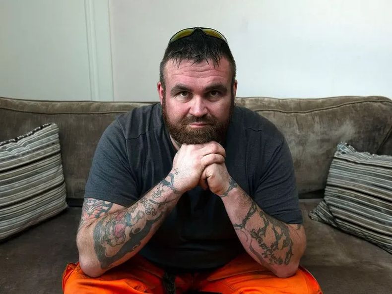 Alcanzó a ser millonario con 19 años tras ganar la lotería pero lo ...