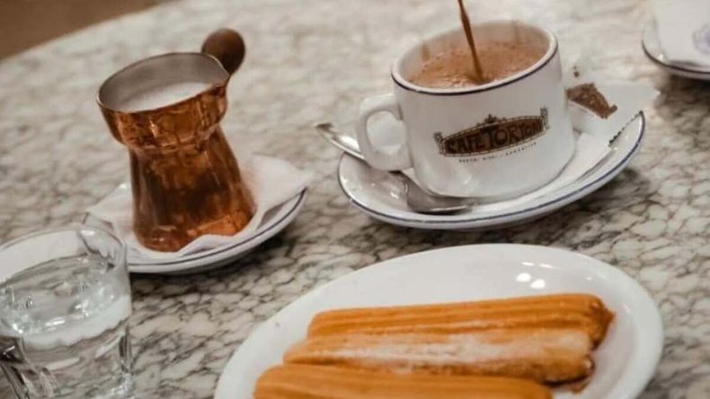 Las mejores 2 cafeterías de Buenos Aires para tomar chocolate con churros