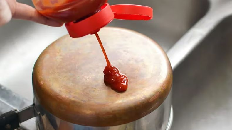 El truco para limpiar con kétchup estos 6 objetos de la casa