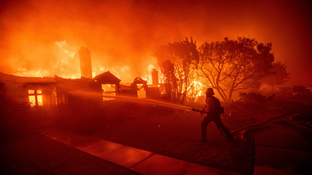 Incendios sin control en Los Ángeles: ya son 10 los muertos y 11 mil hectáreas consumidas por el ...