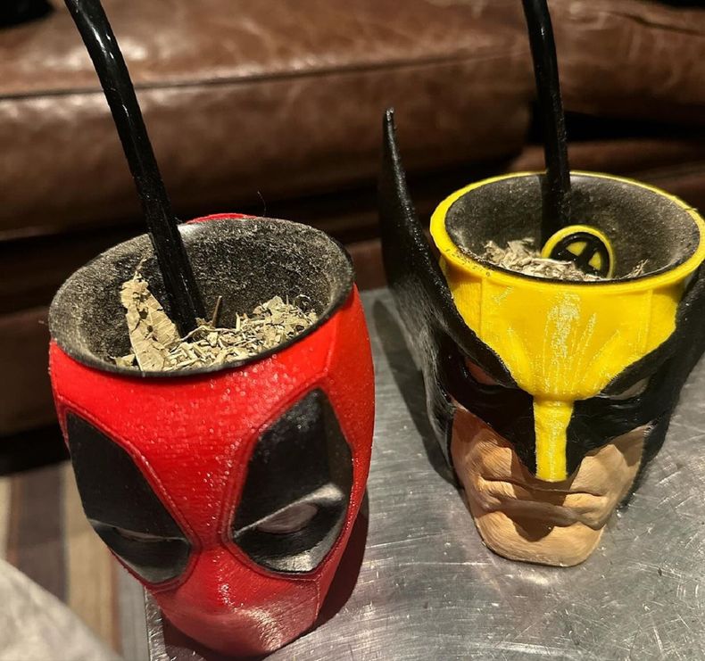 Se viralizaron las fotos de Deadpool y Wolverine tomando mate en la ...