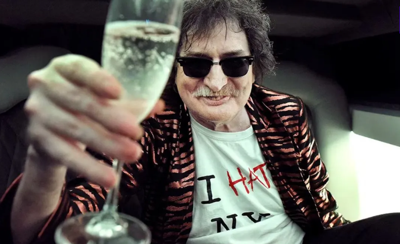 Charly García El Saludo De Sus Amigos Y Los Fanáticos En Su Cumpleaños