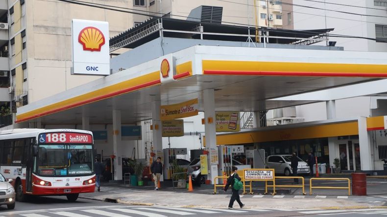 Aumentaron un 2% los combustibles: a cuánto queda el litro de nafta y gasoil