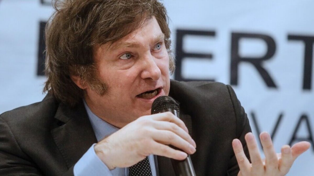 Javier Milei le salió a responder a los economistas que hablan de ...