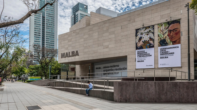 Una mujer se enamoró a primera vista en el Malba y le pidió ayuda al museo