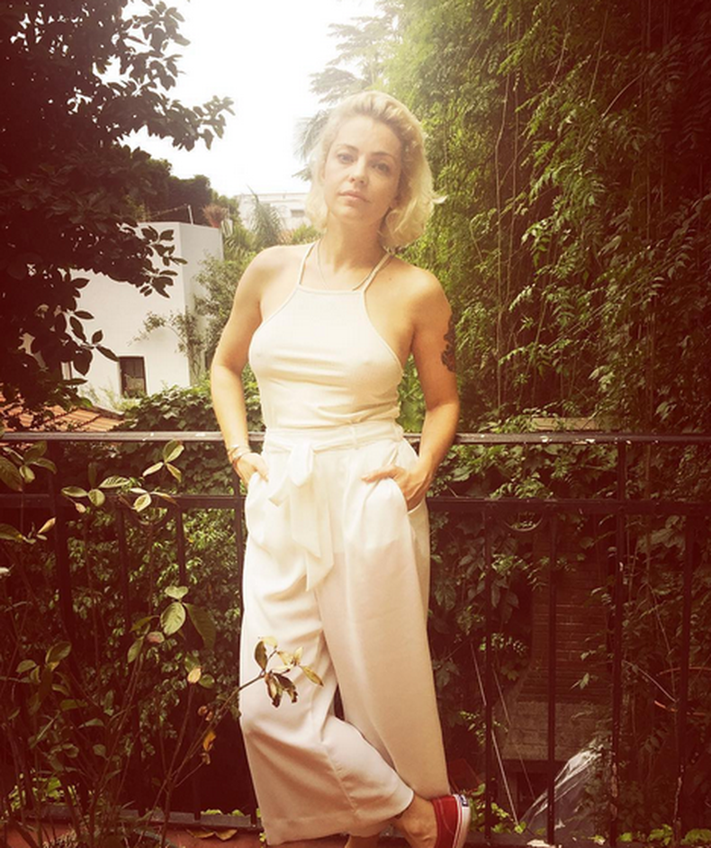 ¡Otro cambio de look! Dolores Fonzi se tiñó de un color que es ...