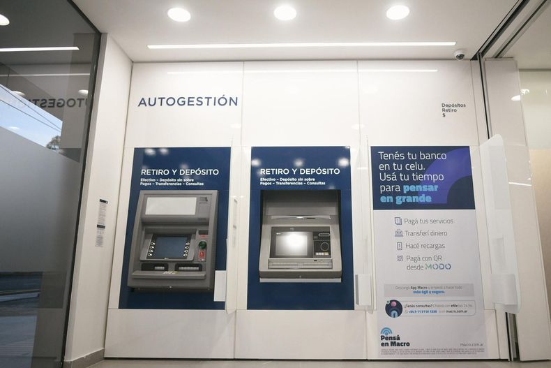 Banco Macro inauguró una nueva sucursal con tecnología de última ...